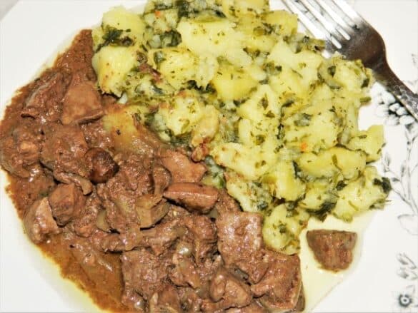 Sauteed Chicken Livers With Onion - Easy One Pan Recipe