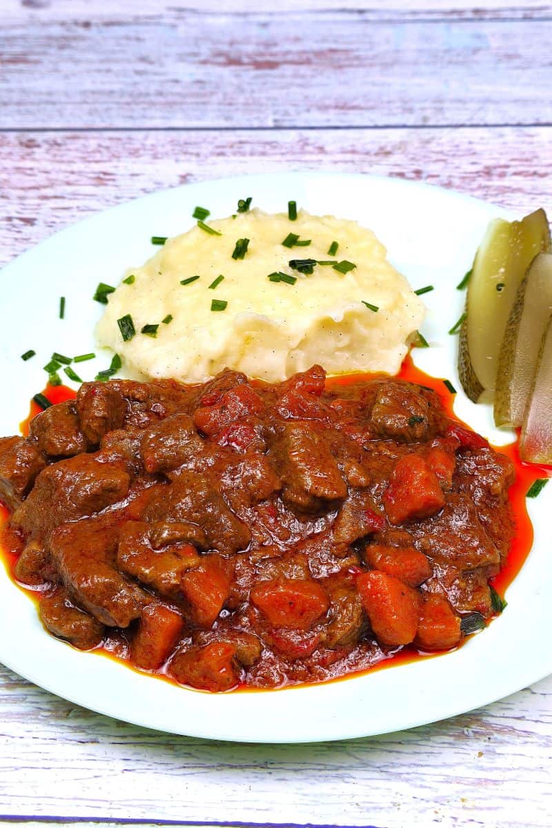 Hungarian Beef Stew (Pörkölt): The Ultimate One-Pot Recipe