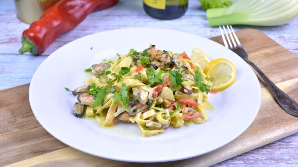 Best Frozen Mussels Recipe-With Pasta And White Wine